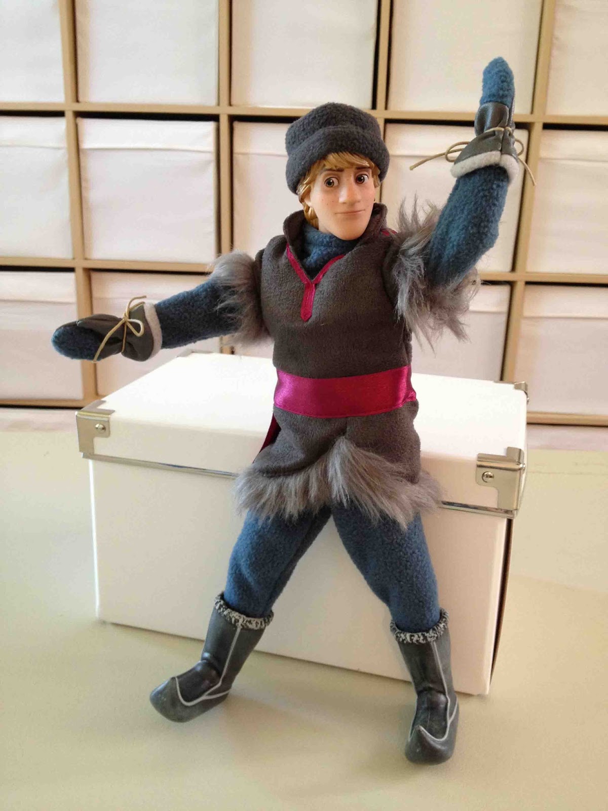 Casey Robin's Dollyanna: Disney Store Doll Review: Kristoff from "Frozen"