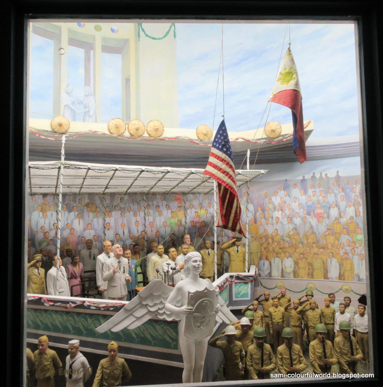 COLOURFULWORLD: Philippines - Makati, Ayala Museum & Batangas