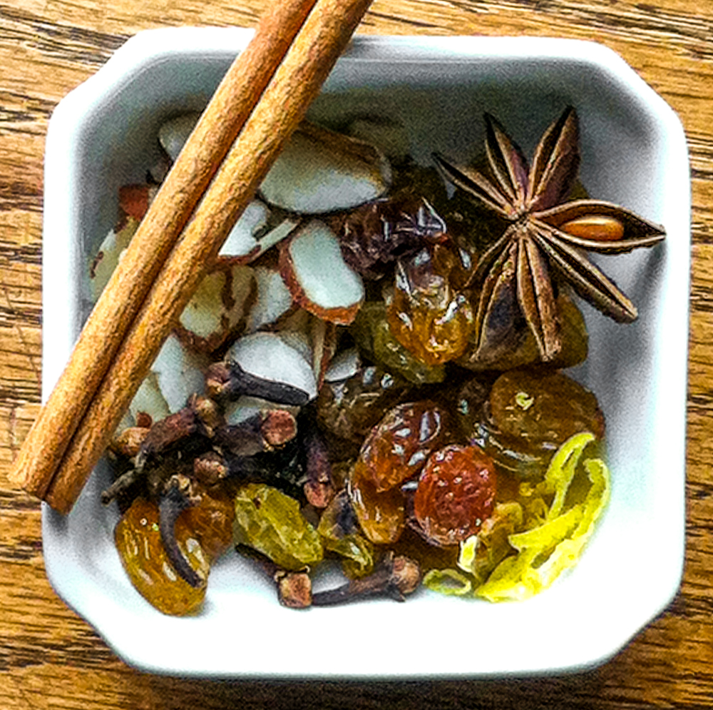 OnTheMove-In the Galley: Holiday Glogg - hot mulled wine