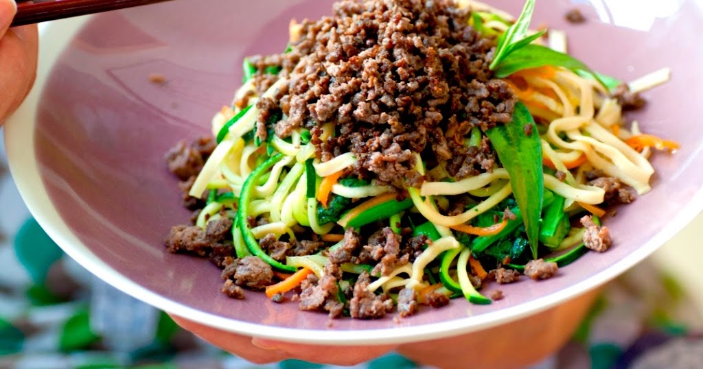 Asiatische Gemüsenudeln mit geröstetem Rindfleisch - Kubiena - Kochblog