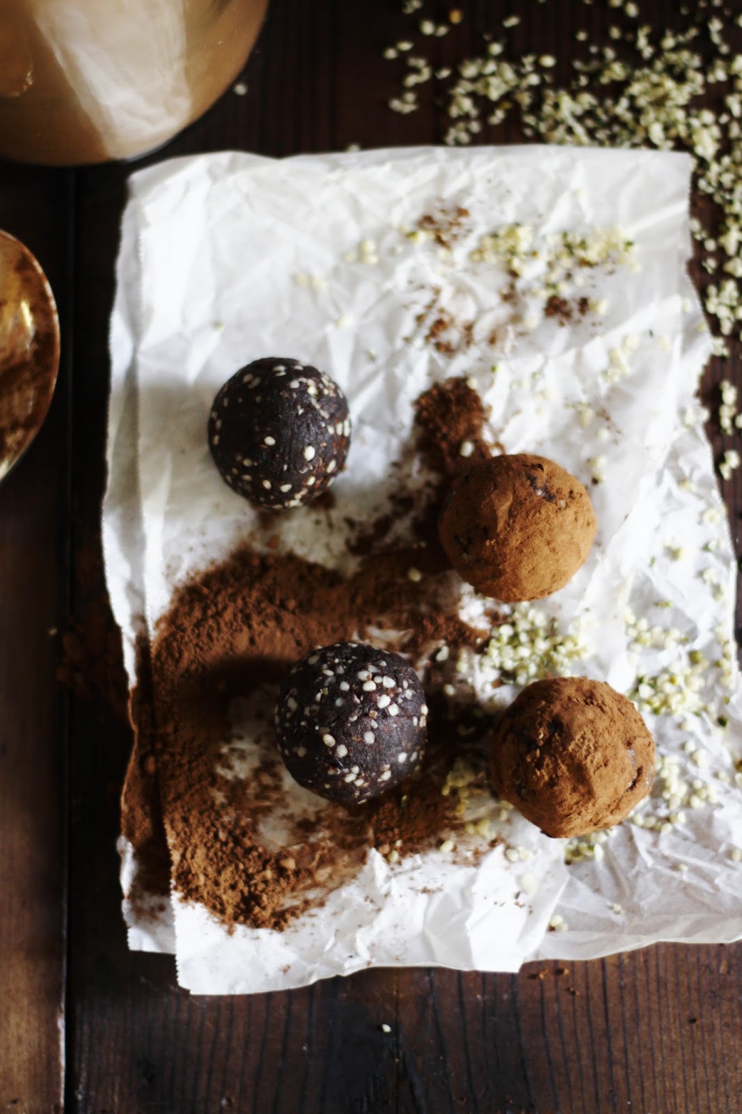 This Rawsome Vegan Life: RAW VEGAN CHOCOLATE TRUFFLES IN 5 MINUTES