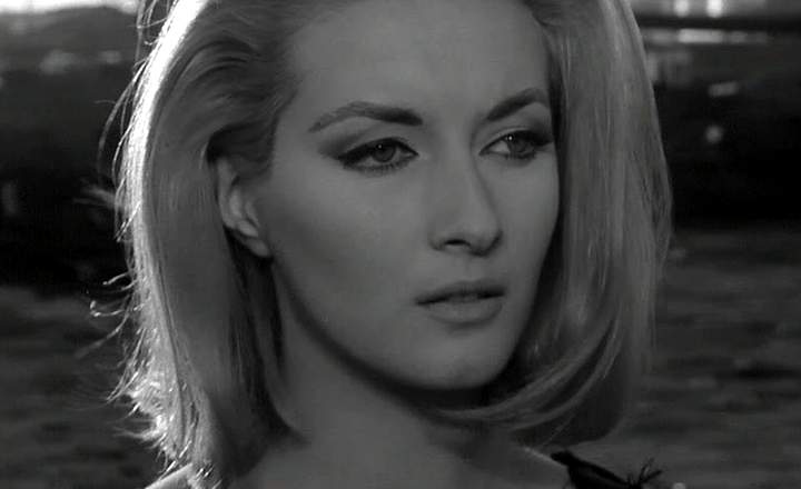 Ronin's Fortress: Daniela Bianchi