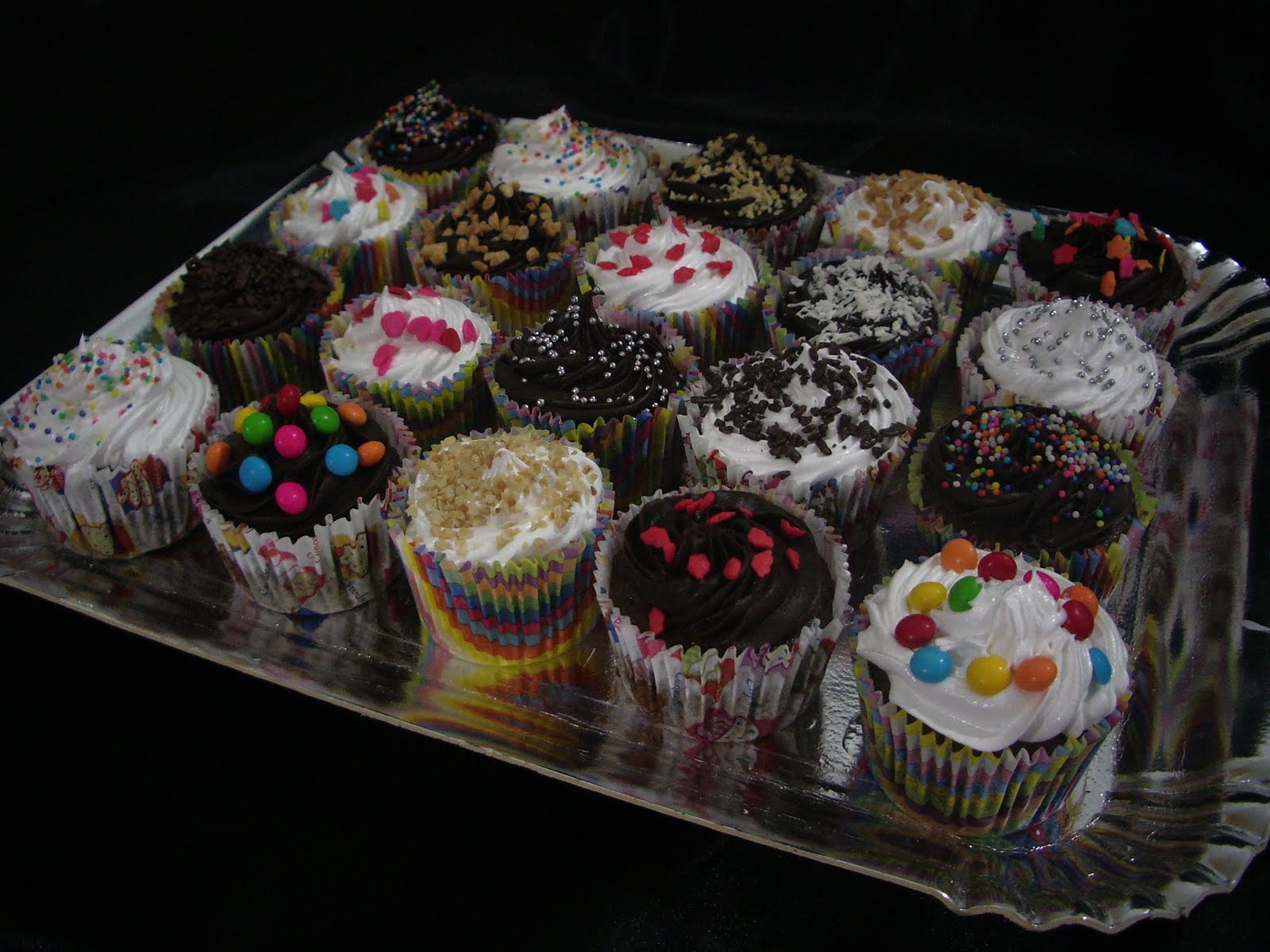 HoneyBee Bolos: Cupcakes sortidos