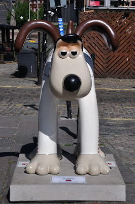 Things that make me go aagghh!: My search for Gromits around Bristol ...