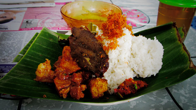 The Running Fingers: Sego Punel Bangil