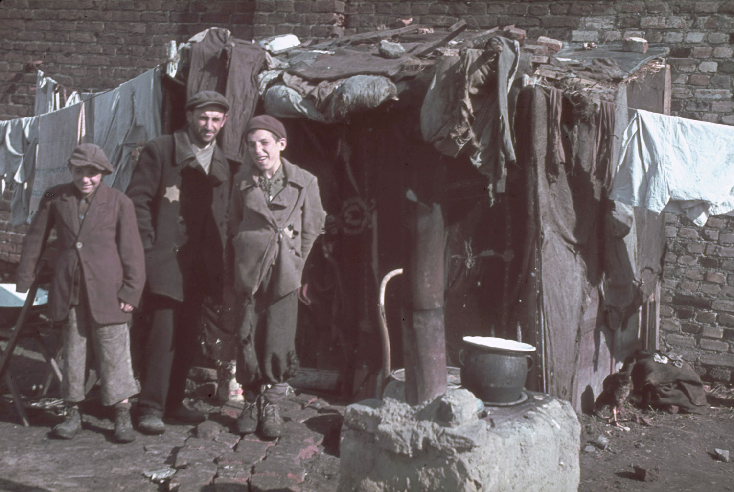 Jewish Ghetto Life: 21 Color Photos Made by Hitler's Personal ...