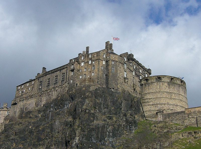 Medieval News: Ten Fantastic Facts and Legends of Edinburgh Castle ...