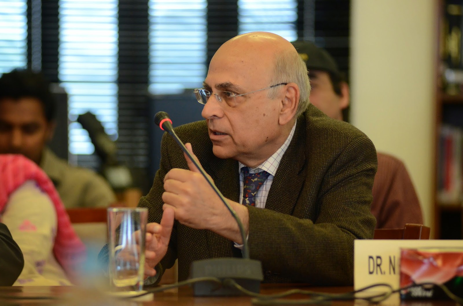 Lahore School of Economics: Pakistan in the Global Economy ...