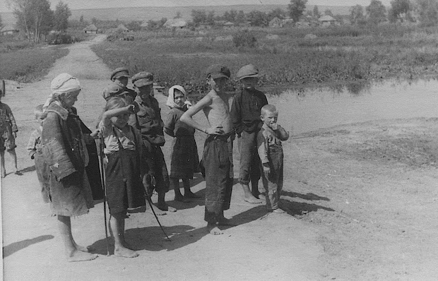 32 Vintage Photos Document Everyday Life of Soviet People During WWII ...