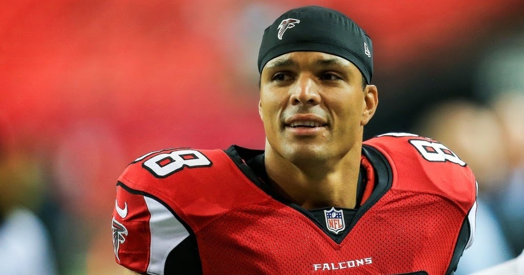 Tony Gonzalez says he'd be tempted to come back and play with a contender