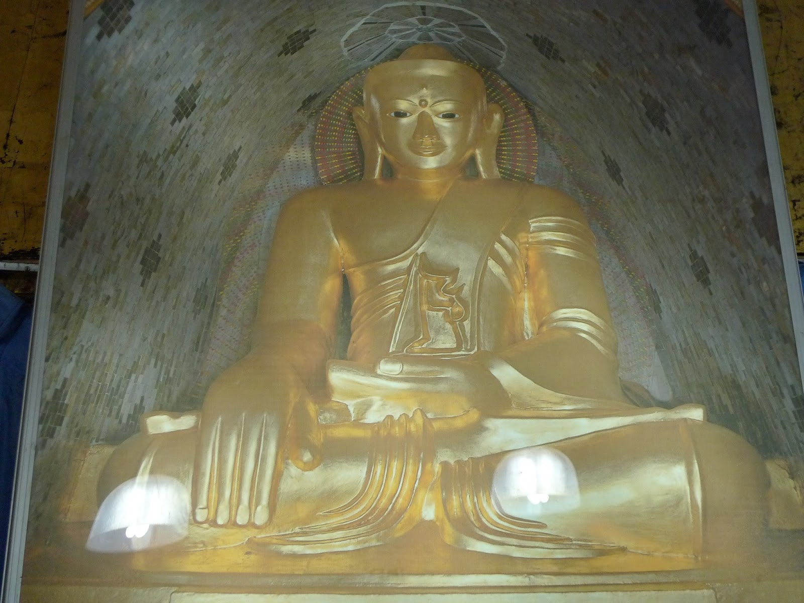 Kee Hua Chee Live!: THE RUBY-EYED BUDDHA GRANTS YOUR WISH IF YOU ...