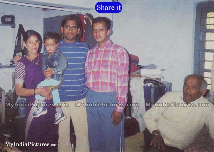 Photobhai: MS DHONI rare unseen photo with family