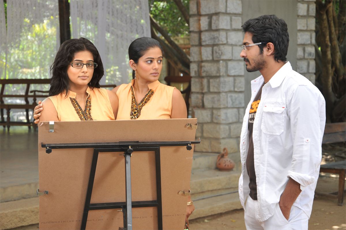 Charulatha Movie Stills ~ Ungal Cinema