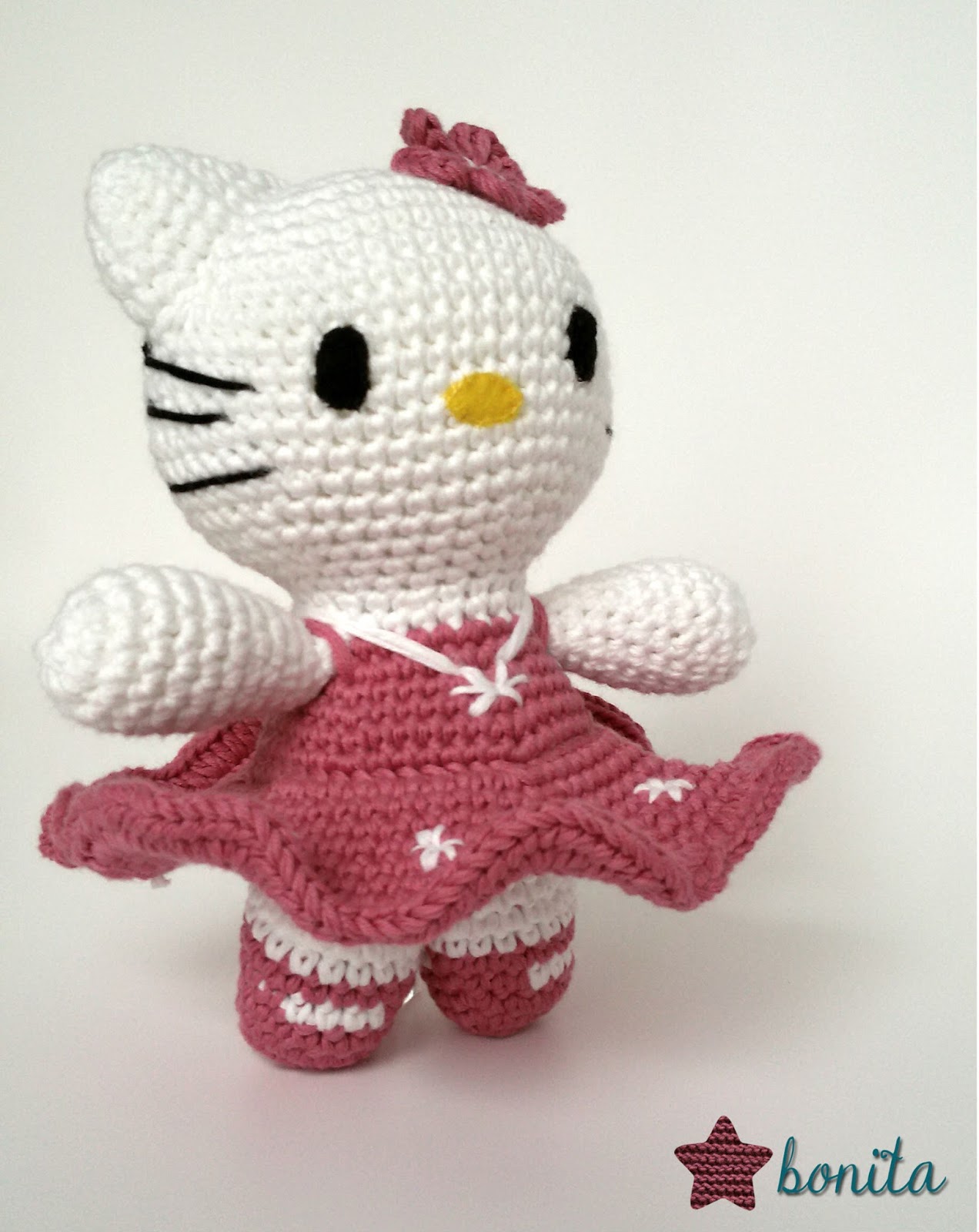 Estrella Bonita: AMIGURUMI HELLO KITTY PARA ISABEL