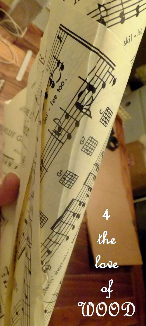 4 the love of wood: SHEET MUSIC WREATH - tutorial
