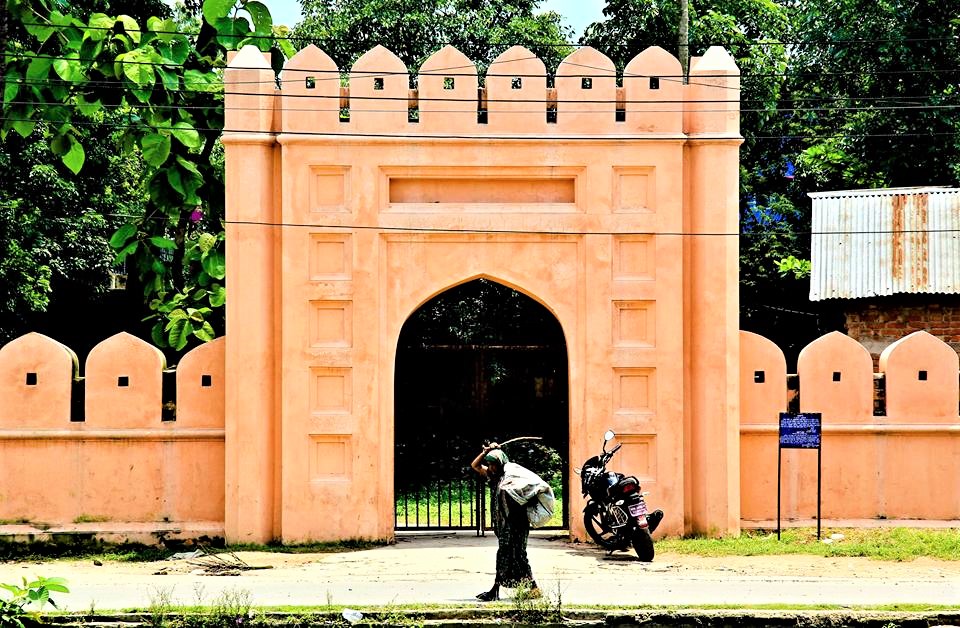 Mughal fort, pitchers used as heat repellents - History and Travel ...