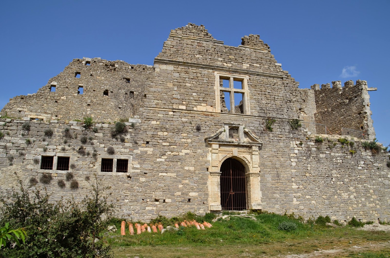 Voyages et escapades...: Les ruines oubliées du château de Montlaur