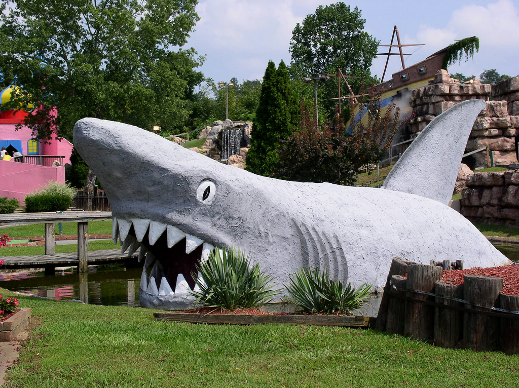 The Carpetbagger: Pigeon Forge and Gatlinburg: Miniature Golf Capital ...