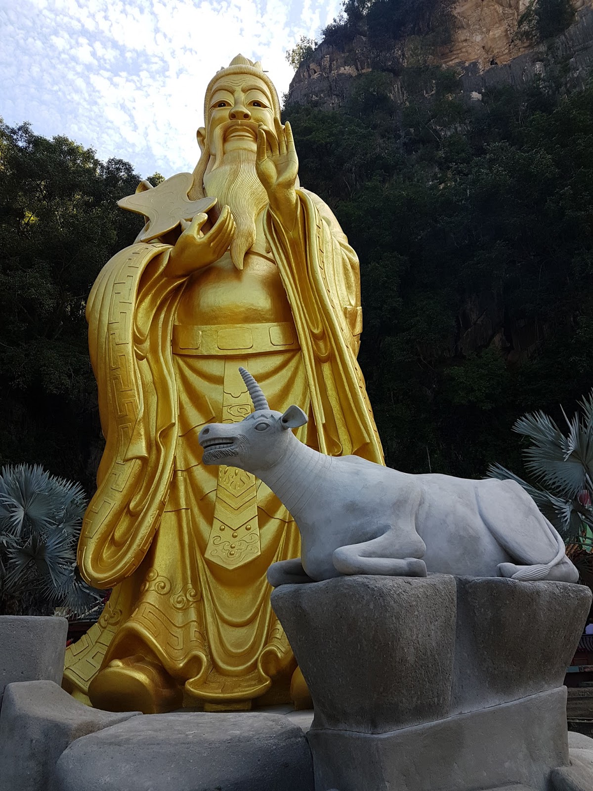 Xing Fu: GIANT STATUE OF TAI SHANG LAOJUN