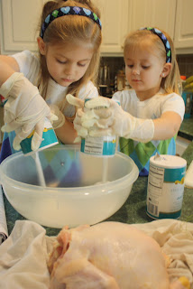 Lueker Munchkins - School & Play: Making a Chicken Mummy