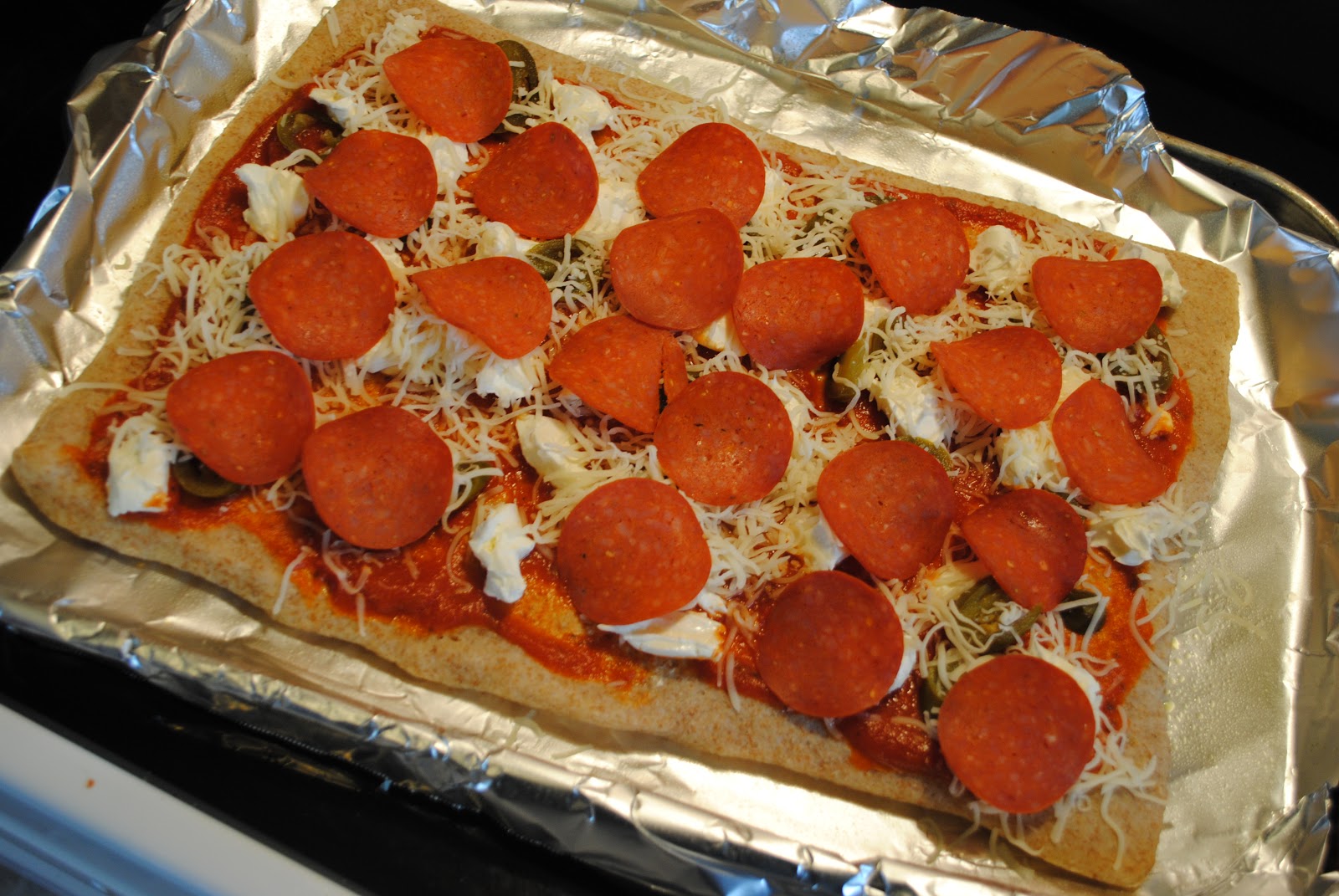 chores and chandeliers: Jalapeno Popper Pepperoni Pizza {Suzi Homefaker ...