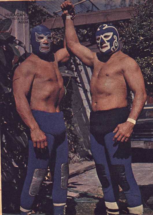 ESTO PASO: 2000: MURIÓ Blue Demon, luchador profesional mexicano.