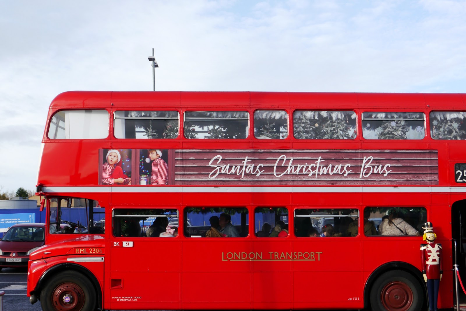 The Mummy Diary: Santa Comes to Town on a Big Red Christmas Bus