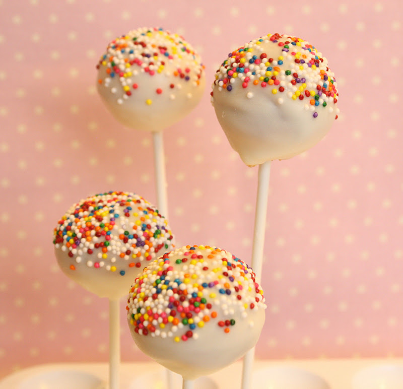Vanilla Clouds and Lemon Drops: My First Ever Cake Pops!