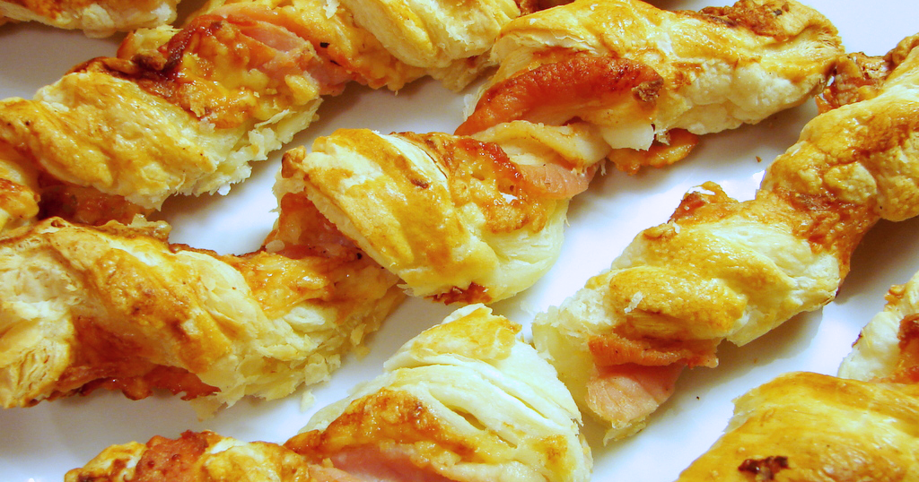 The Best Savoury Snack: Cheddar and Bacon Pastry Straws | Pretty and ...