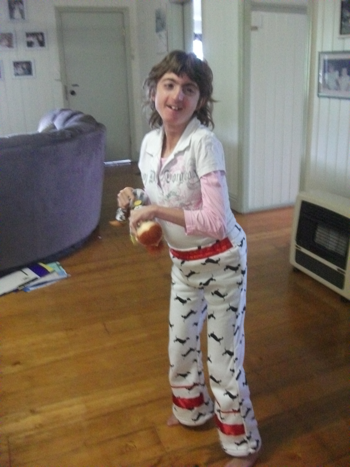 Oddbod Chic: FITTING DESIGNS FOR ODD SHAPED PEOPLE