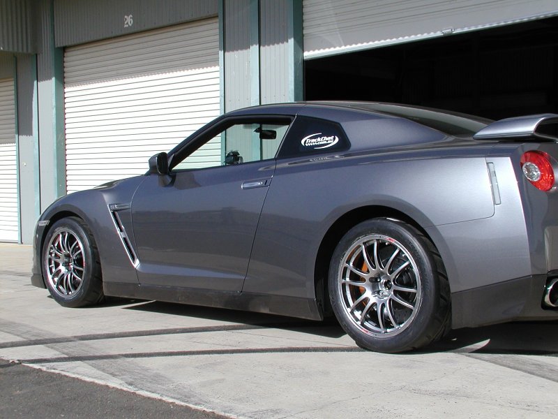 Nissan GT-R Wheel and Tire Fitment - 2009gtr.com