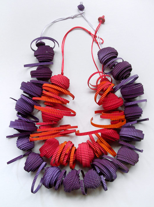 Elemeno P: Angela Simone