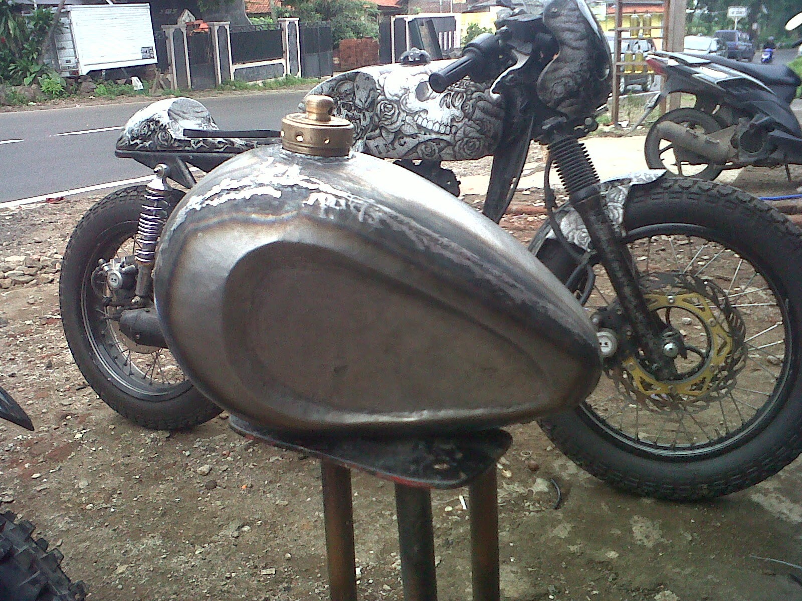 VENOMS AKSESORIS MOTOR: JUAL PART KUSTOM : TANGKI - SPAKBOR - BODY ...