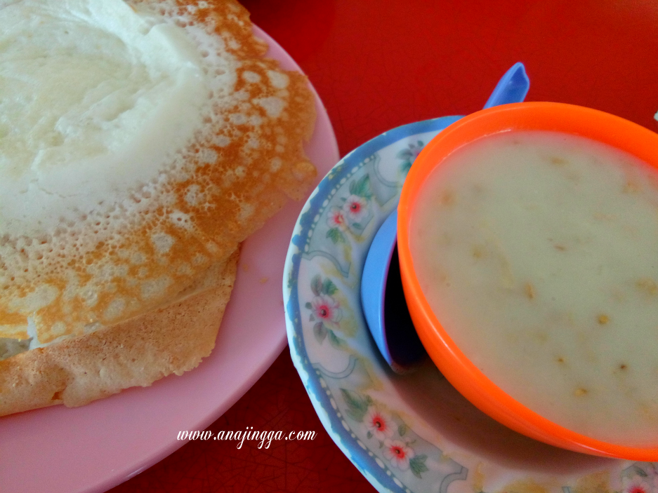 Sarapan Pagi Apam Manis Bersama Bubur di Teluk Intan