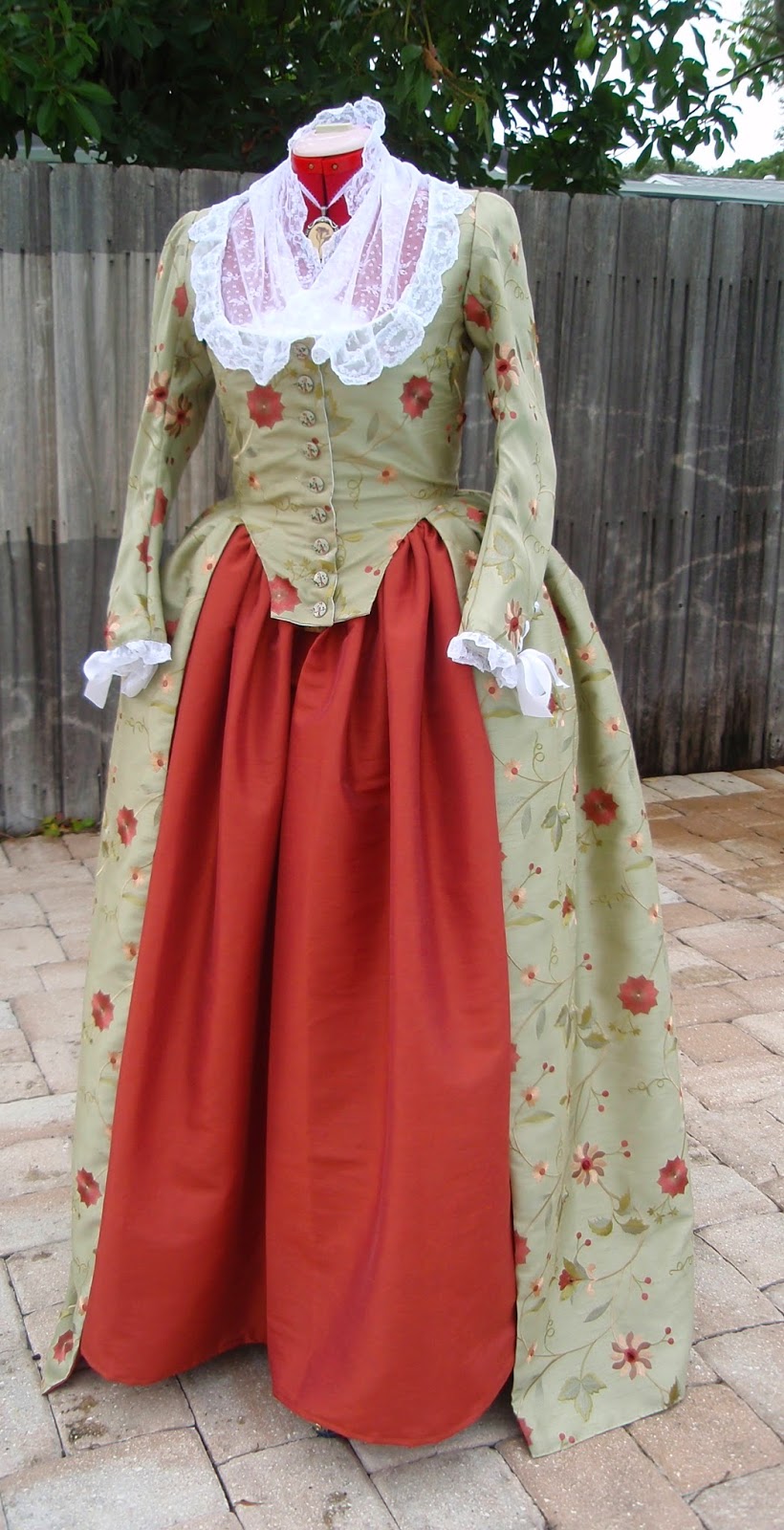 The Antique Sewist: 1780s Robe a l'Anglaise - 2 Dresses