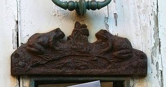 a perfect gray: the beauty of a mail slot