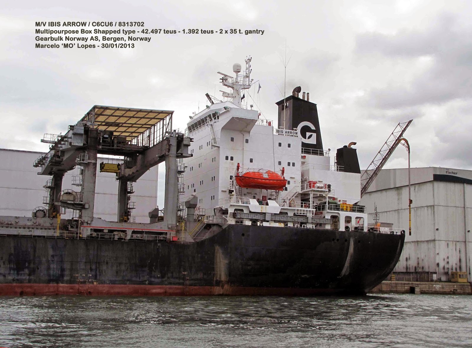 Santos Shiplovers: M/V Ibis Arrow / C6CU6 - Em operação no Armazém 30
