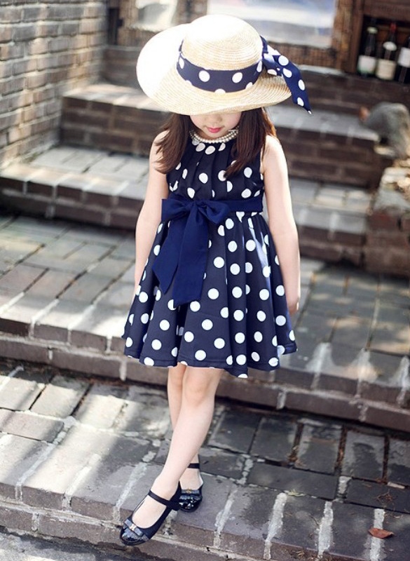 IMAGINI DE NEUITAT: SI COPIII AU MODA LOR