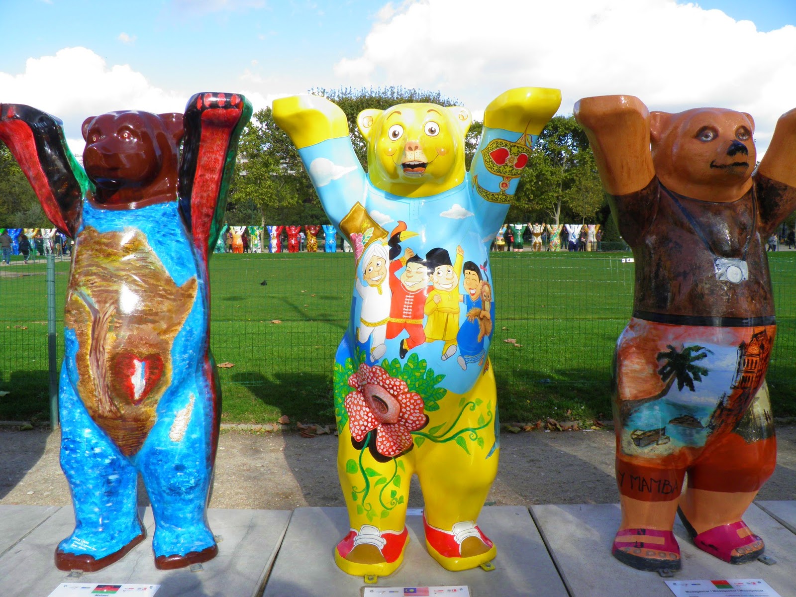 The United Buddy Bears - Parisian touch