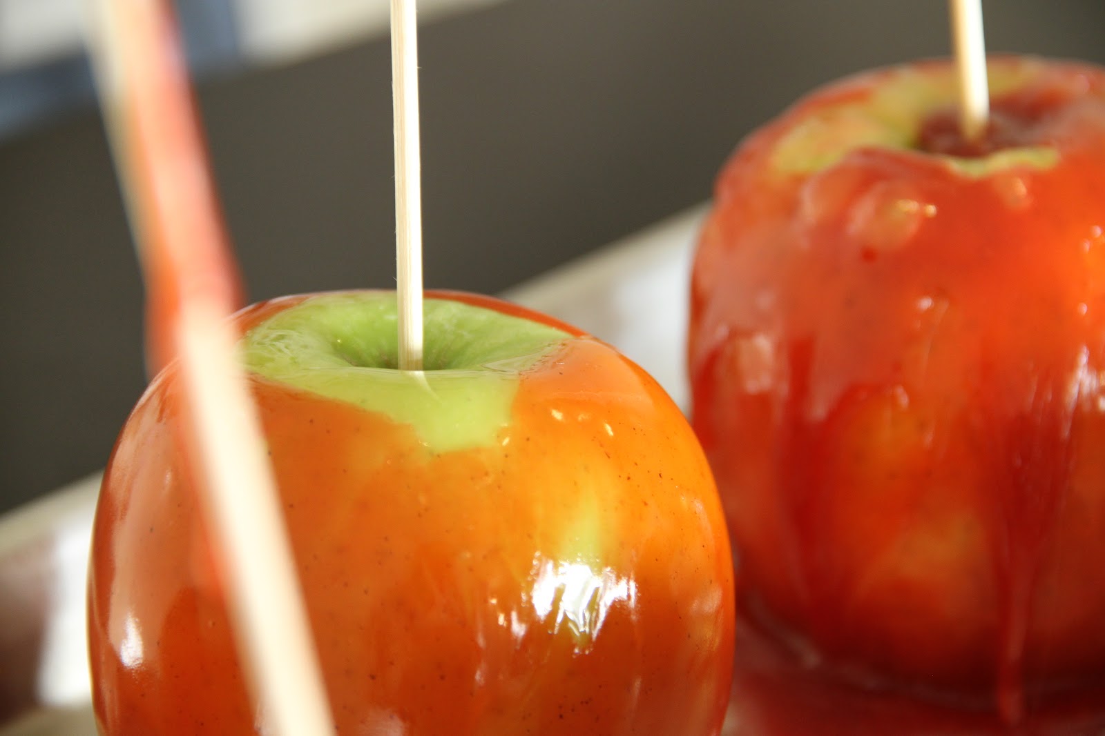 The Coffee Breaker: Halloween Candy Apples