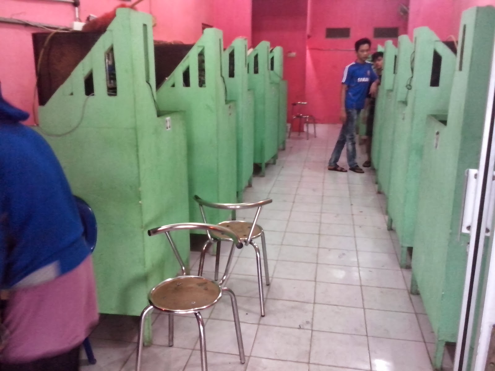 EmporiumNet: Ruang dan Fasilitas Warnet EmporiumNET