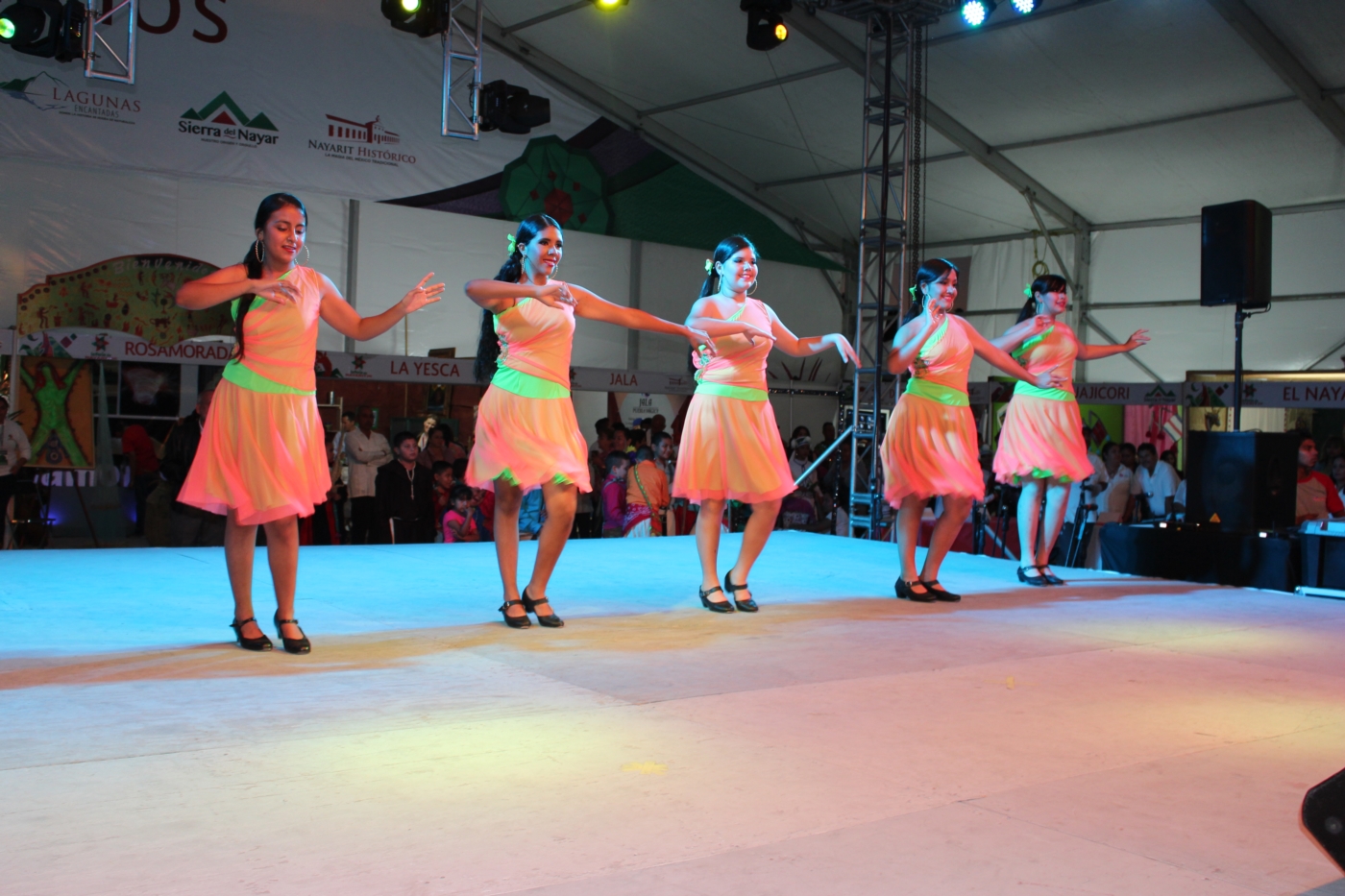 ACAPONETA ABRE PABELLÓN DE LOS MUNICIPIOS - Archivo COMUNICARTE TEPIC