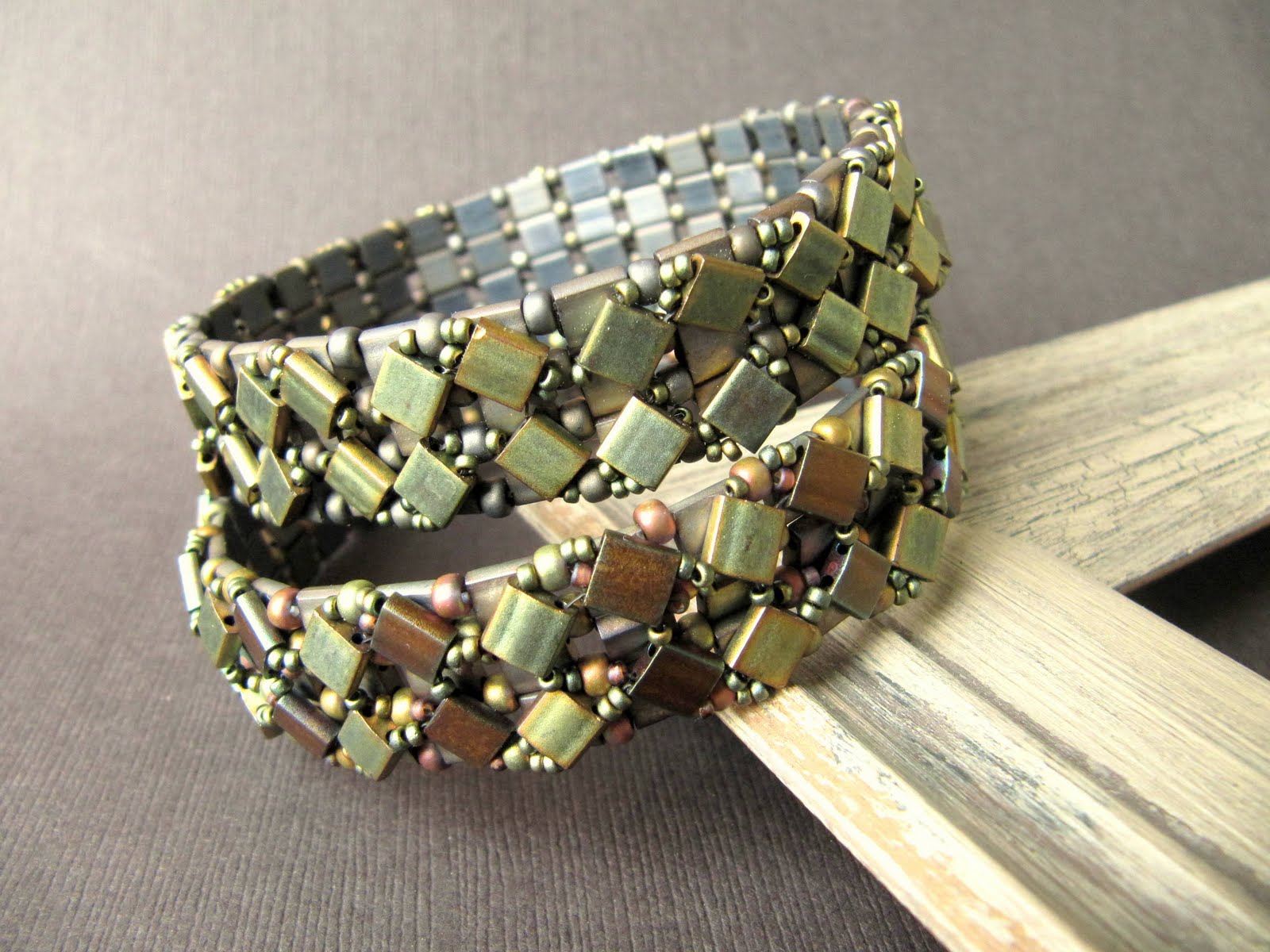 La Bella Joya: Tumbling Tiles