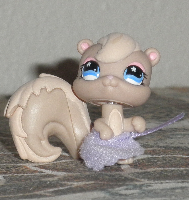 Collectomania: LPS Squirrels