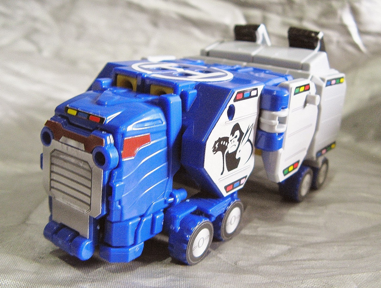 食玩樂 特命戰隊Go Busters 特命者Gorisaki Banana & Usada Lettuce猩崎Banana和兔田Lettuce