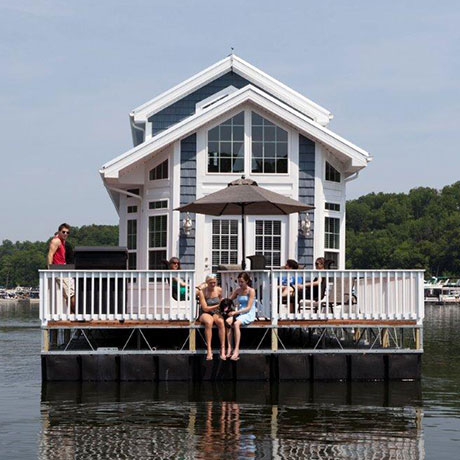 Cottage Houseboat [ TINY HOUSE TOWN ]