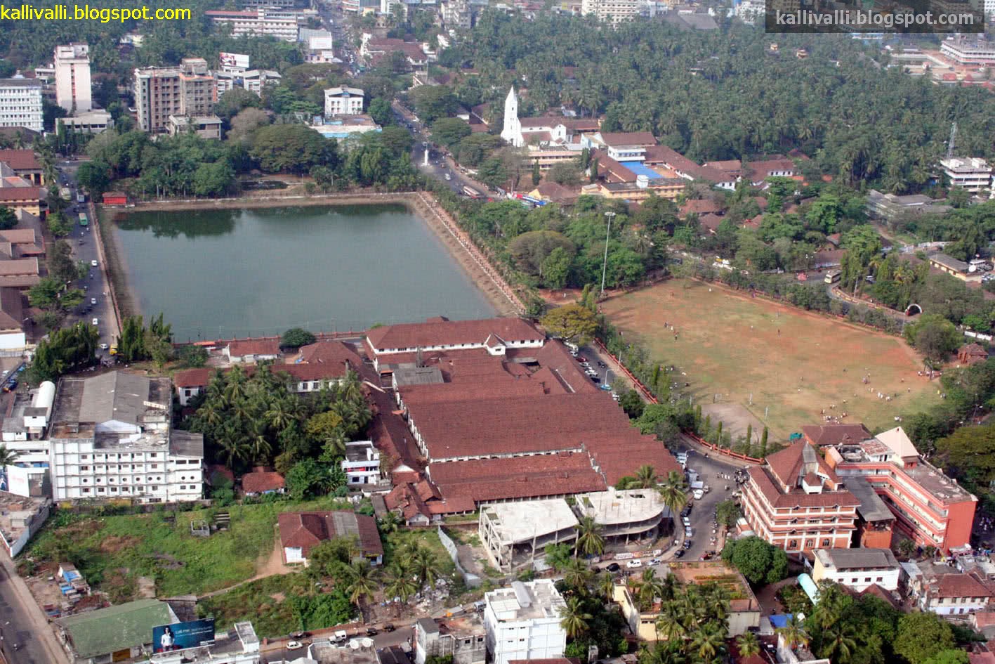 KALLI VALLI : Mananchira Square