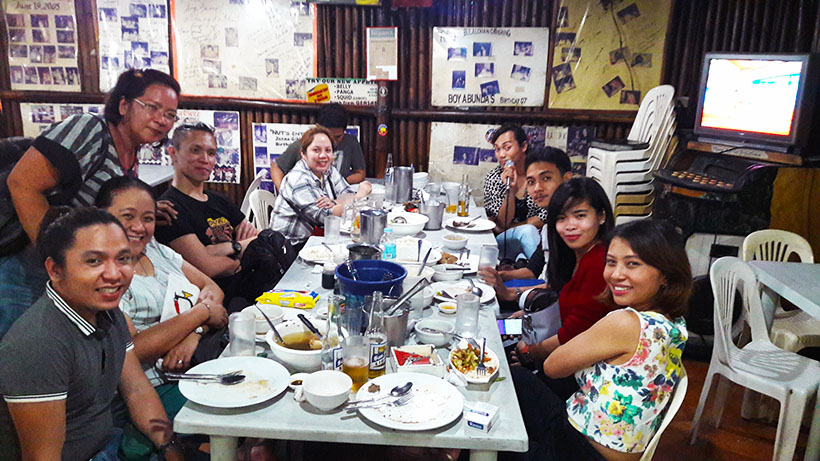 🍲 R & J Bulalohan Provides Original Batangas Beef Soup in Mandaluyong ...