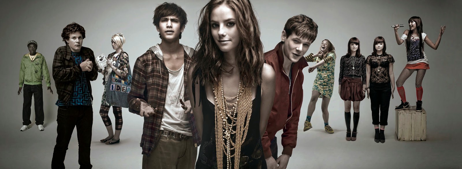 Turistando e Aprendendo: Dica de Serie: Skins 2ª Geração :)