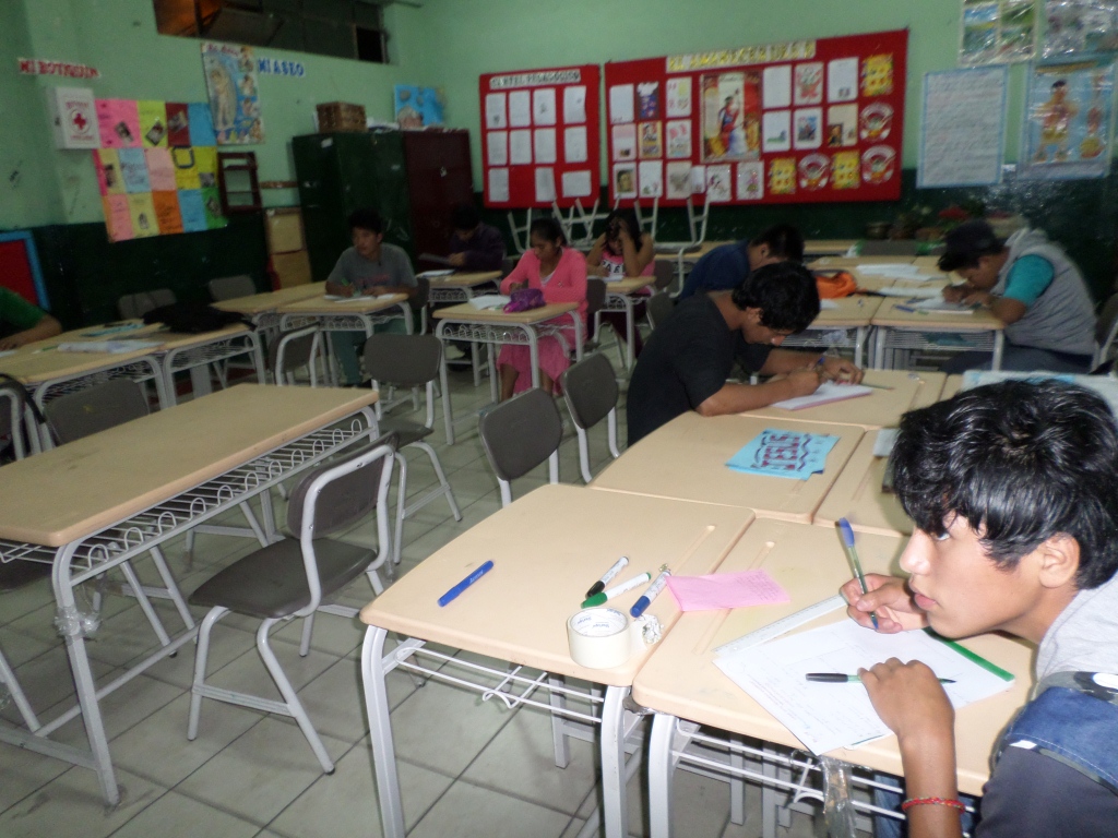 ALCIDES TORRES PAREDES: GESTIÓN ESCOLAR: nuevos desafíos